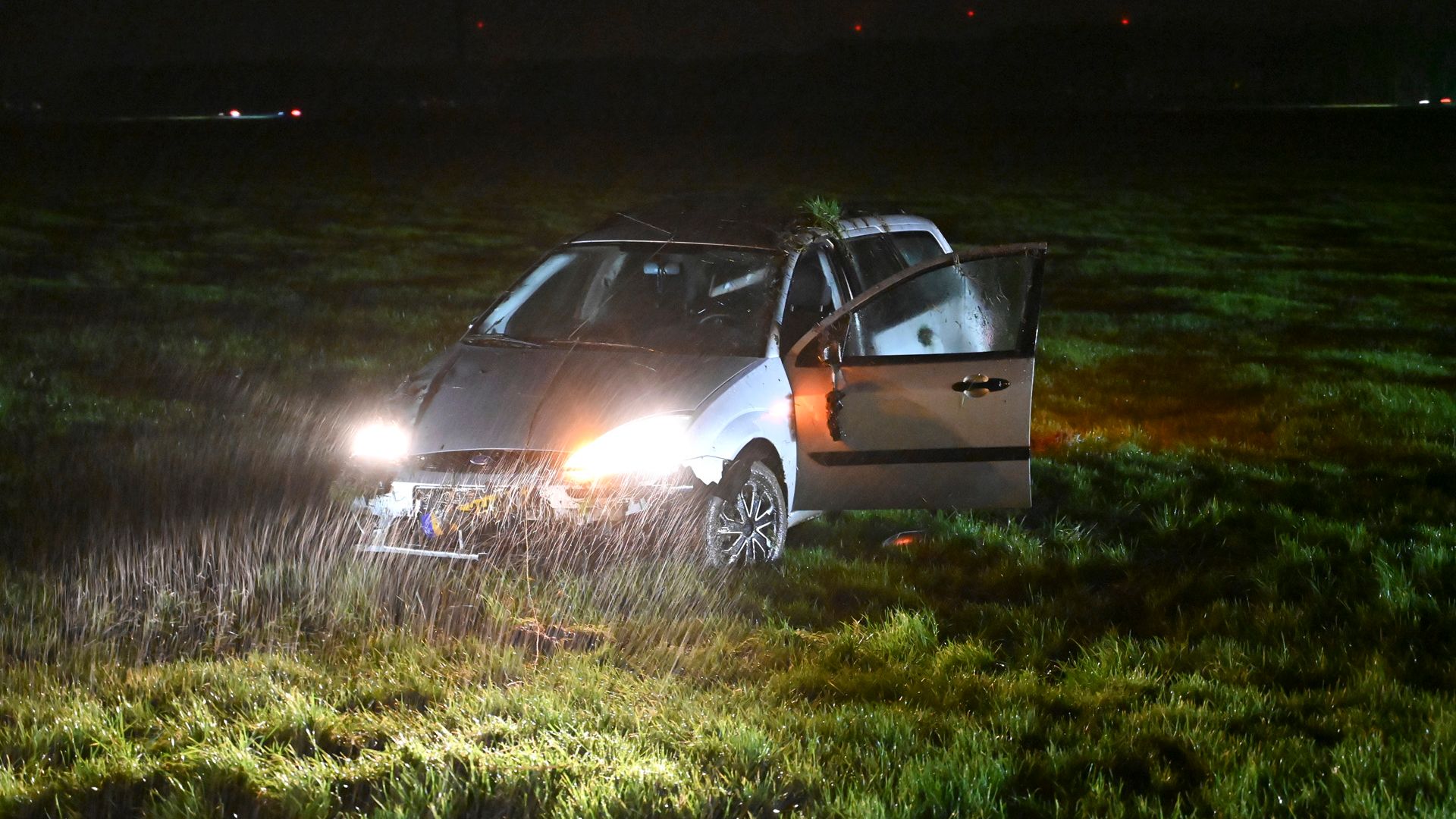 Auto schiet van de weg op Zevenbergseweg, geen gewonden