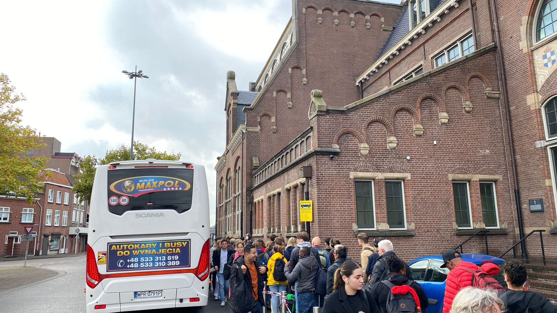 Reizigers klagen over vervangend vervoer door botsing trein en bus
