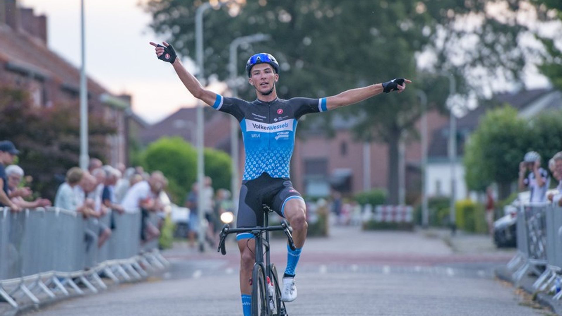 Timo de Jong uit Goes wint Ronde van Heerle