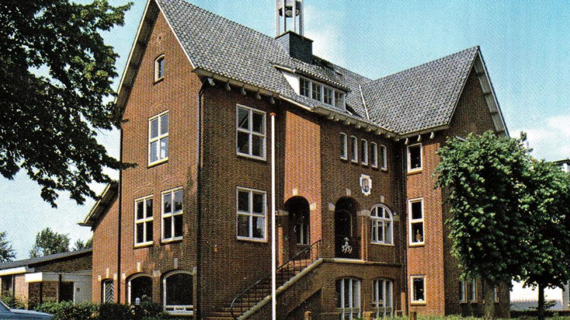 Oude gemeentehuis Ossendrecht wordt gemeentelijk monument