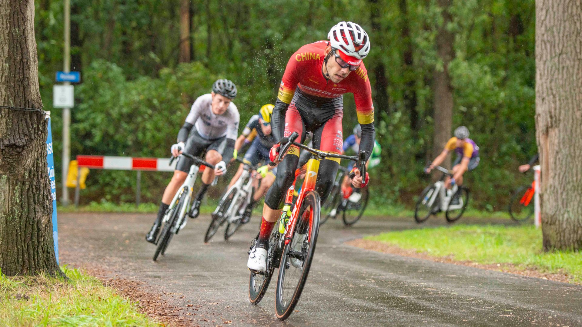 Etienne van Empel pakt in Putte leiderspositie in Brabantse Wal ...